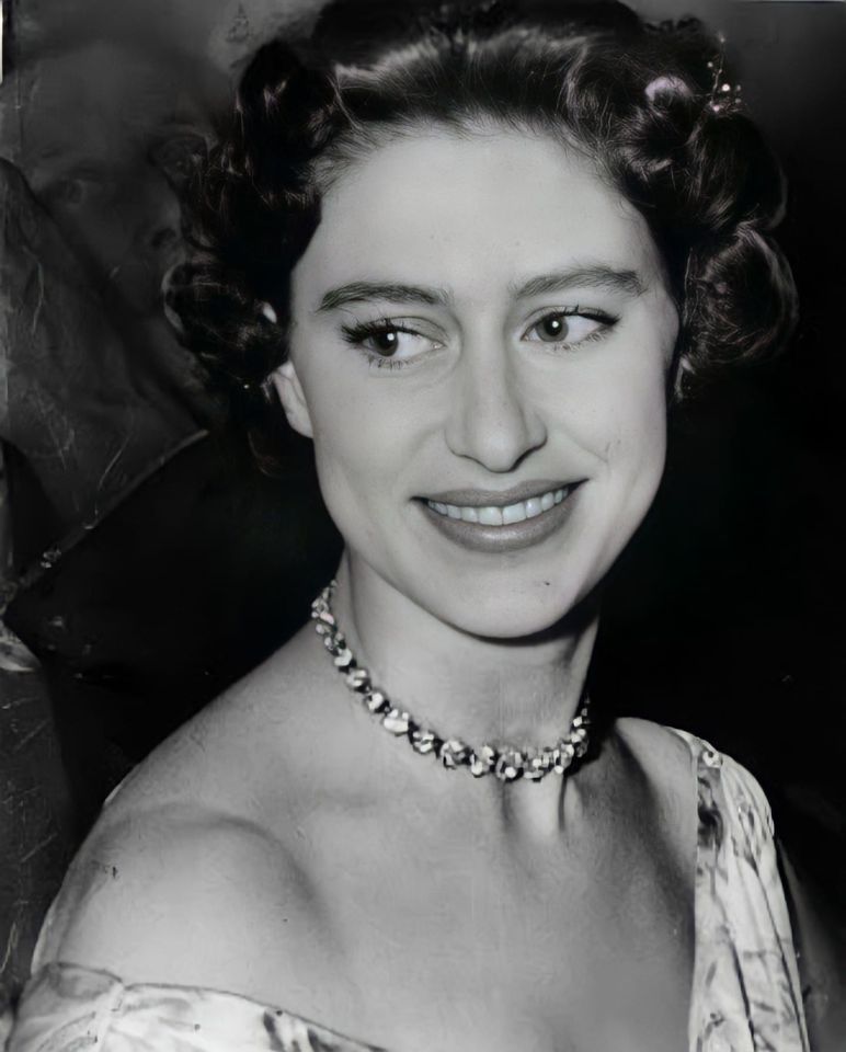 Subvertendo o conto de fadas: Margaret Rose, os anos dourados de uma ...